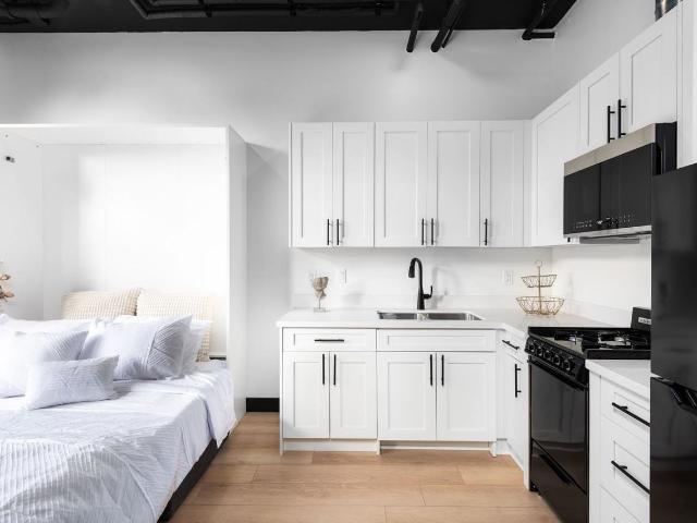 Hue Gaslamp Studio Apartment for Rent at 945 4th Ave, San Diego, CA 92101 Gaslamp