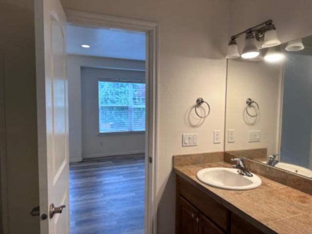 Huge Master Bedroom Walkin Closet 5 piece Bathroom