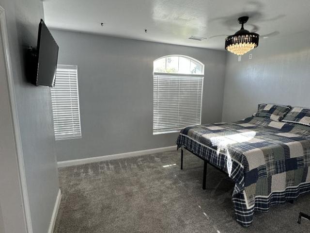 Huge master set set in a split wing home in great