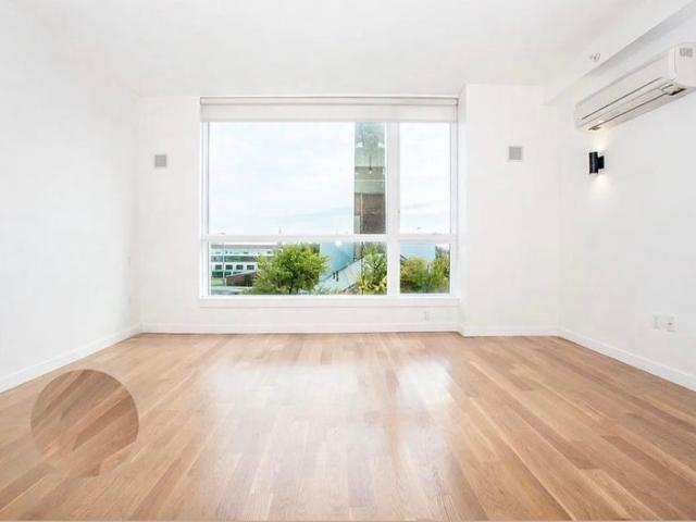 HUGE Midwood room available Aug 1