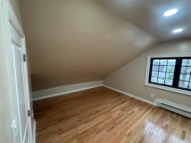 HUGE NEWLY RENOVATED ROOM FOR RENT IN HOWARD BEAC