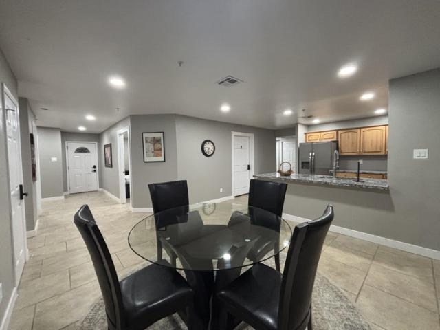 Huge NewlyRenovated Modern Home with Private Rooms