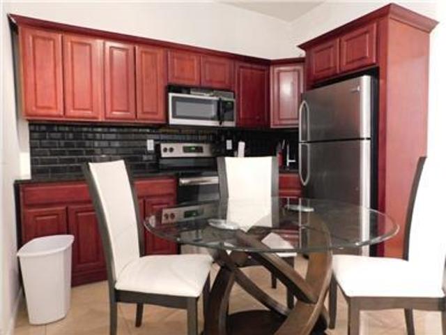 Huge Apartment NO FEE