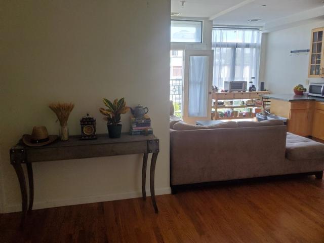 Huge Bedroom in Grand Two Story Terraced Apartment