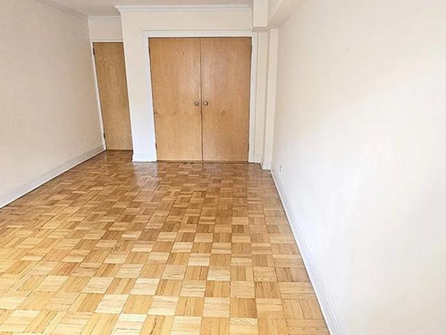 Huge Bedroom in Manhattan – $2,600