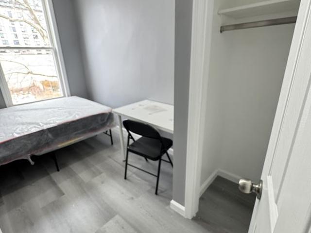 Huge, Brand New, free laundry, 7 mins subway
