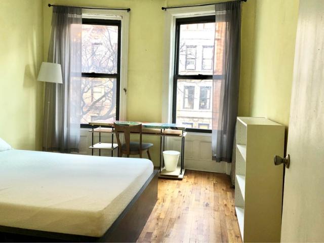 HUGE FURNISHED Female Private Room NATURAL LIGHT!