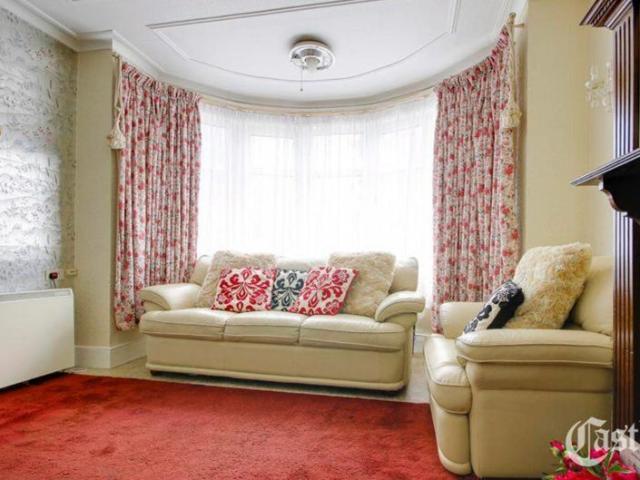 Huge House in Palmers Green !