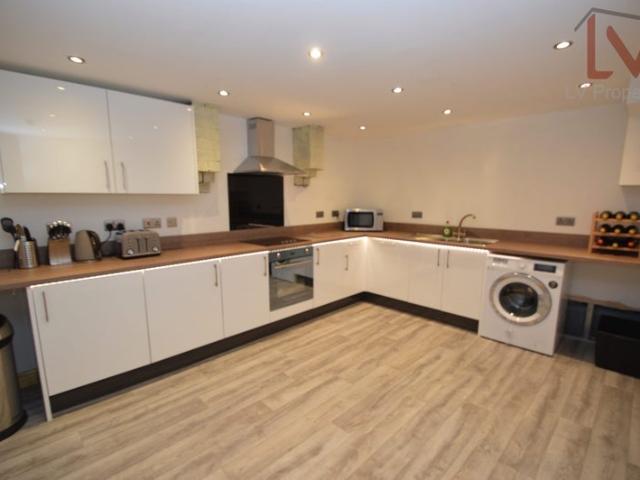 Huge Luxurious 1 Bed Property All Bills Included