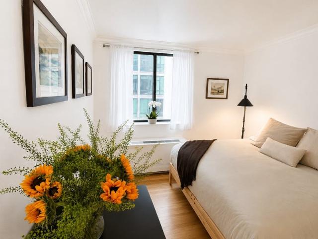 Huge Luxury Chelsea Suite w/ Private Bath