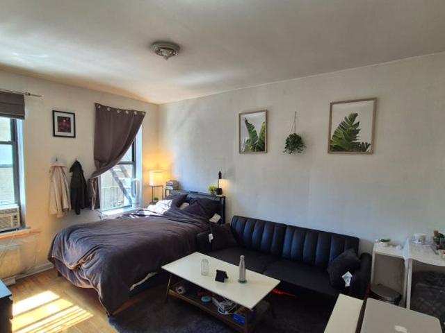 HUGE PRIVATE BEDROOM — UPPER EAST SIDE