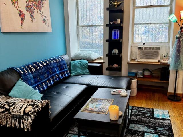 Huge Private Room in UWS Brownstone Prime Spot!