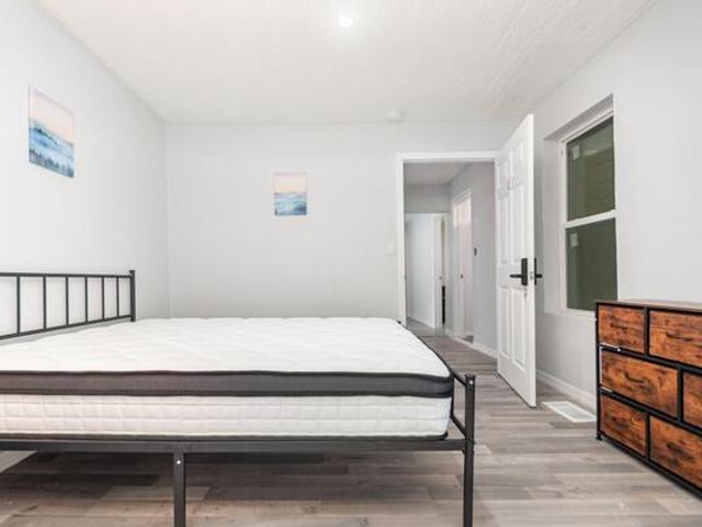 Huge renovated house and Rooms in Umatilla