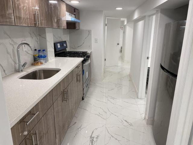 HUGE Room | 10 Min to PATH | EZ2 Manhattan