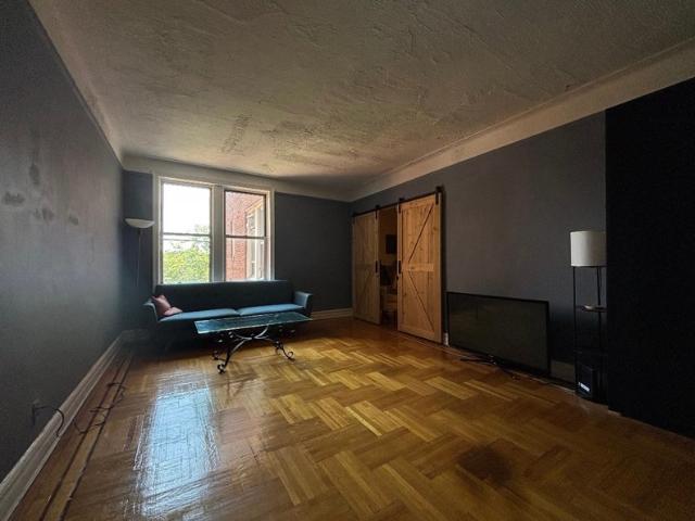 Huge room available in Kensington/Ditmas Park