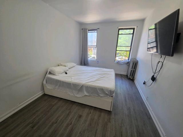 Huge room available prime area!