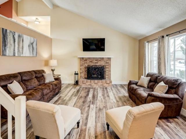 Huge room in a large shared home great neighborhoo