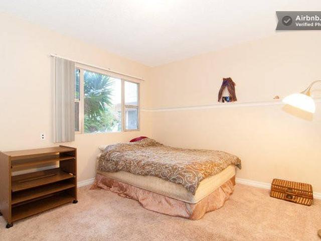 HUGE ROOM near OCEANFAST 5G WIFI & UTILITIES ALL