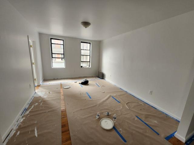 Huge rooms in Hamilton Heights steps from #1 Train