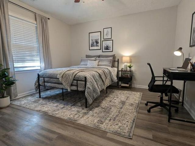 Huge Rooms! Recently Updated Quiet CuldeSac 2