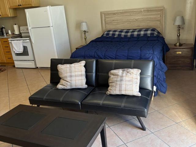 Huge Studio unit by pool downtown PHX arts dist