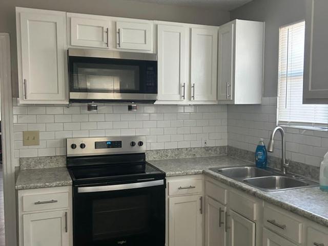HUGE SPACIOUS Brentwood Home 3k sqft ONLY 6 rooms