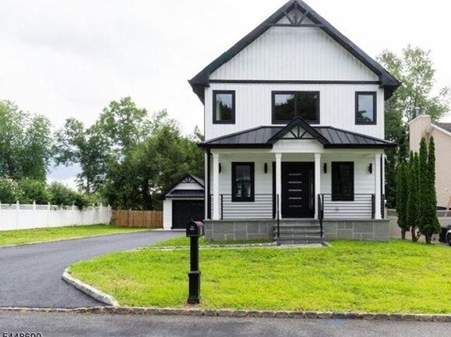 Hugenot St, East Hanover, Home For Sale