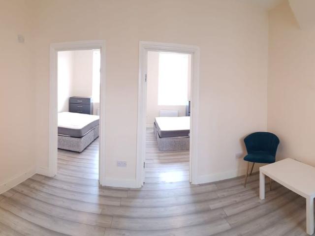 High Road N12, 2 bed flat to rent, £1,600 pcm | PrimeLocation