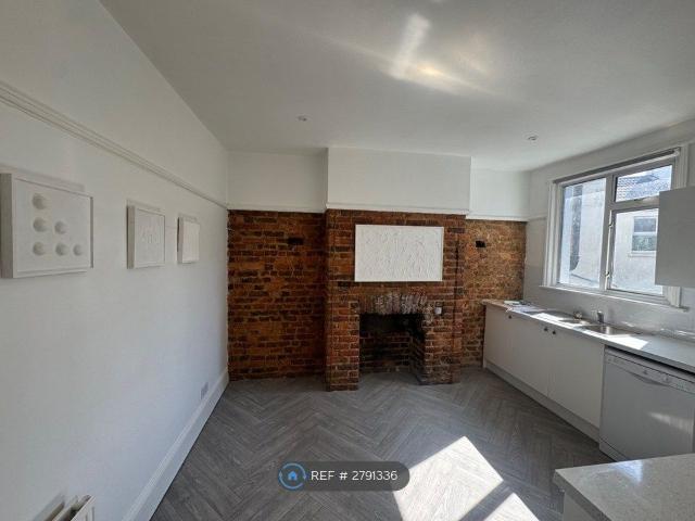 Hughenden Road, Hastings TN34, 3 bed terraced house to rent, £1,350 pcm | PrimeLocation