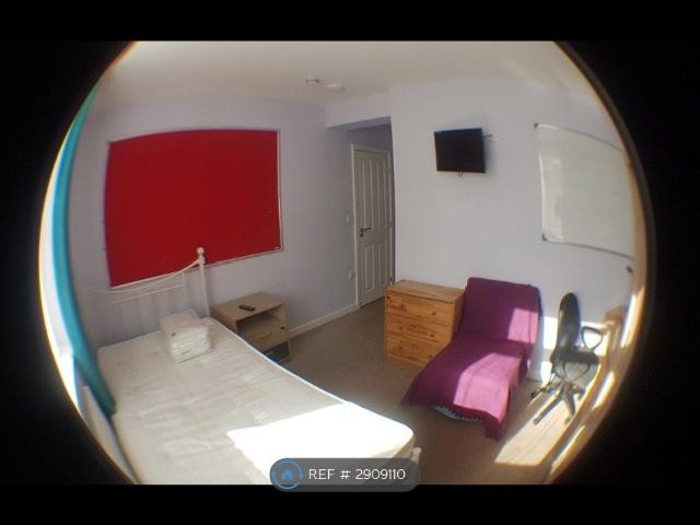 Hughenden Road, High Wycombe HP13, Room to rent, £815 pcm | PrimeLocation