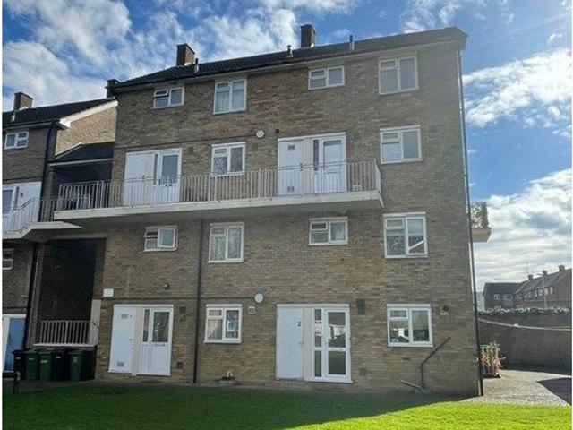 Hughenden Road, St. Albans AL4, 2 bed maisonette to rent, £1,700 pcm | PrimeLocation