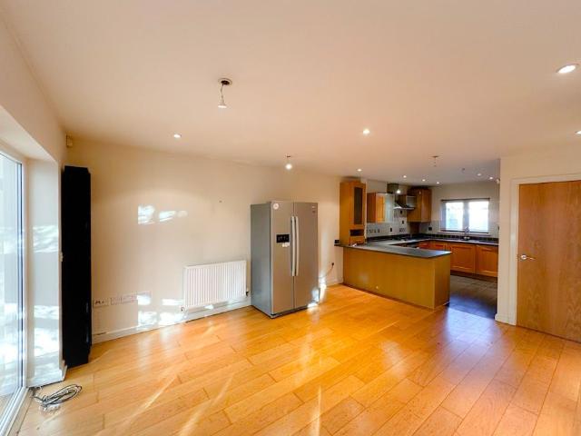 Hugo Close, Cassio Metro, Watford WD18, 3 bed terraced house to rent, £2,200 pcm | PrimeLocation