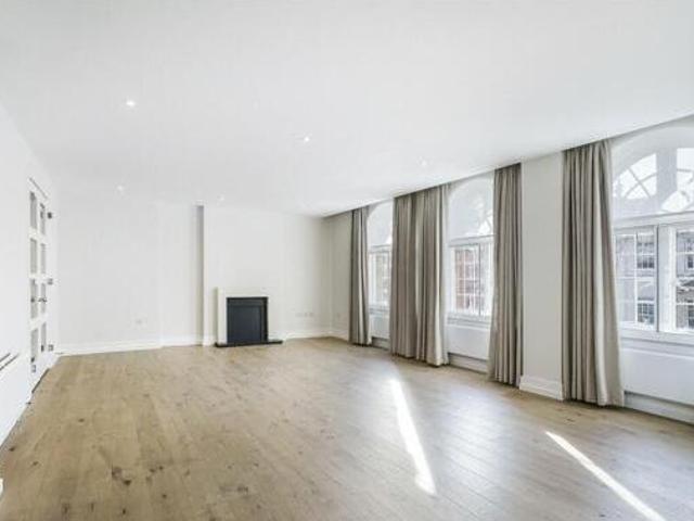 Hugo House, Sloane Street, 3 Bedroom Flat