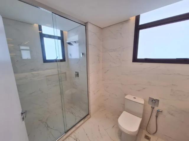 Hugo Lange, Apto Country Club, Mobiliado, 162m² privativos, 3 suítes e 3 vagas, à venda. Paraná