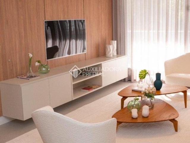 HUGO LANGE EXCELENTE APARTAMENTO COM 3 SUÍTES COM 183 M2 PRIVATIVOS !