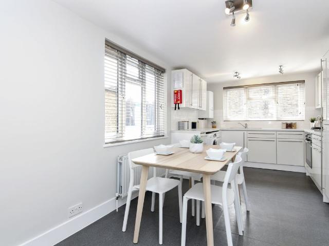 Hugon Road, London SW6, 3 bed flat to rent, £3,000 pcm | PrimeLocation
