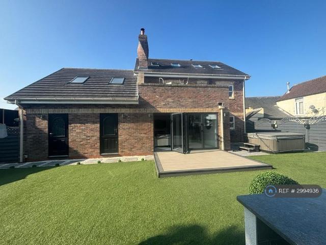 Hull Road, Hull, HU11 5 bed detached house to rent £2,395 pcm £553 pw