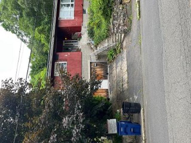 Hull St