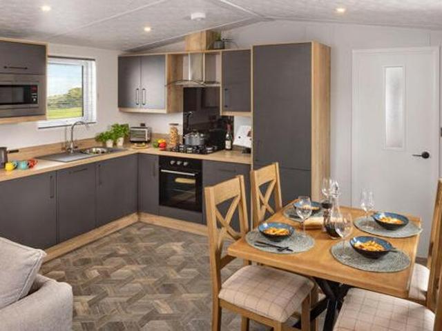 Hull, Yorkshire, 2 Bedroom Lodge