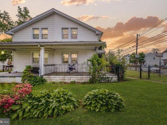 Hulme St, Burlington, Home For Sale