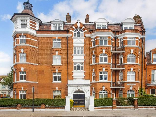 Hurlingham Road, London, SW6 1 bed flat to rent £2,500 pcm £577 pw