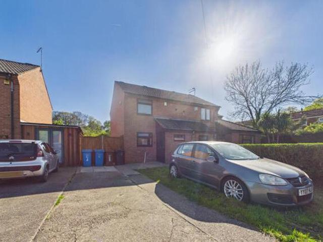 Hurn Close, Hull, 2 Bedroom Semi detached