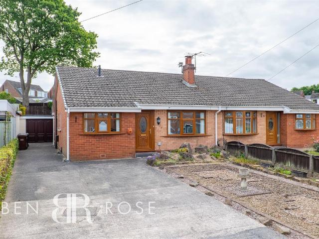 Hurn Grove, Chorley PR7, 3 bed semi detached bungalow to rent, £1,095 pcm | PrimeLocation