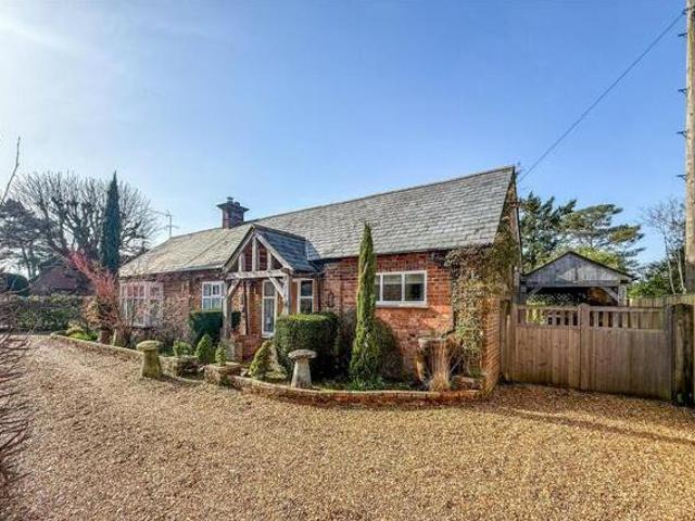 Hurn Way, Christchurch, 2 Bedroom Bungalow