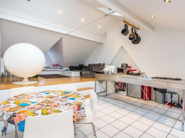Huron Road, Heaver Estate, London, SW17 2 bed flat to rent £2,500 pcm £577 pw