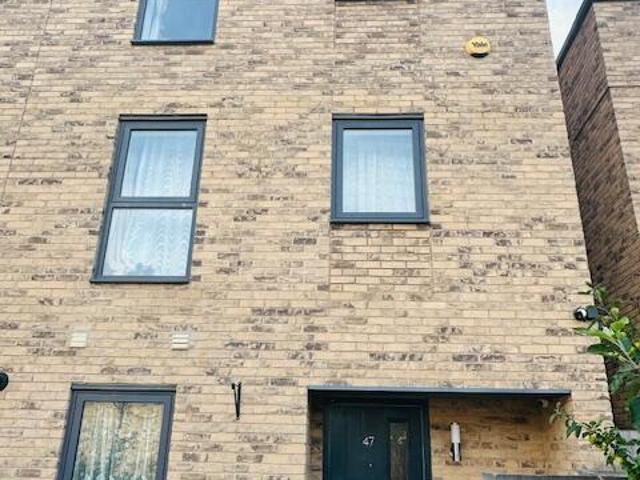 Hurrell Drive, Harrow HA2 5 bed terraced house to rent £2,900 pcm £669 pw