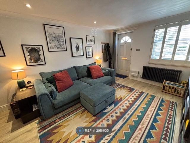 Hurst Lane, East Molesey KT8, 2 bed end terrace house to rent, £2,200 pcm | PrimeLocation