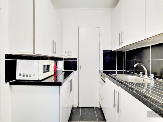 Hurst, Penton Rise, Kings Cross. 2 bed apartment to rent £2,600 pcm £600 pw