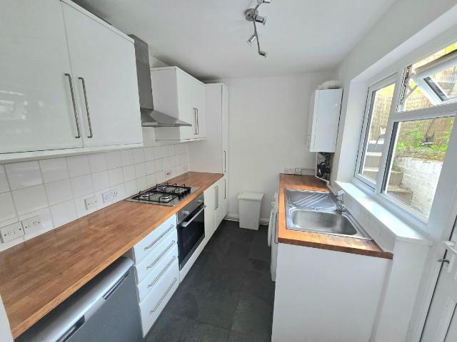 Hurst Street, Herne Hill, London SE24, 1 bed flat to rent, £1,700 pcm | PrimeLocation