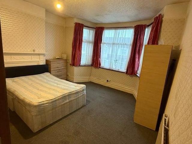Hurstbourne Gardens, Barking